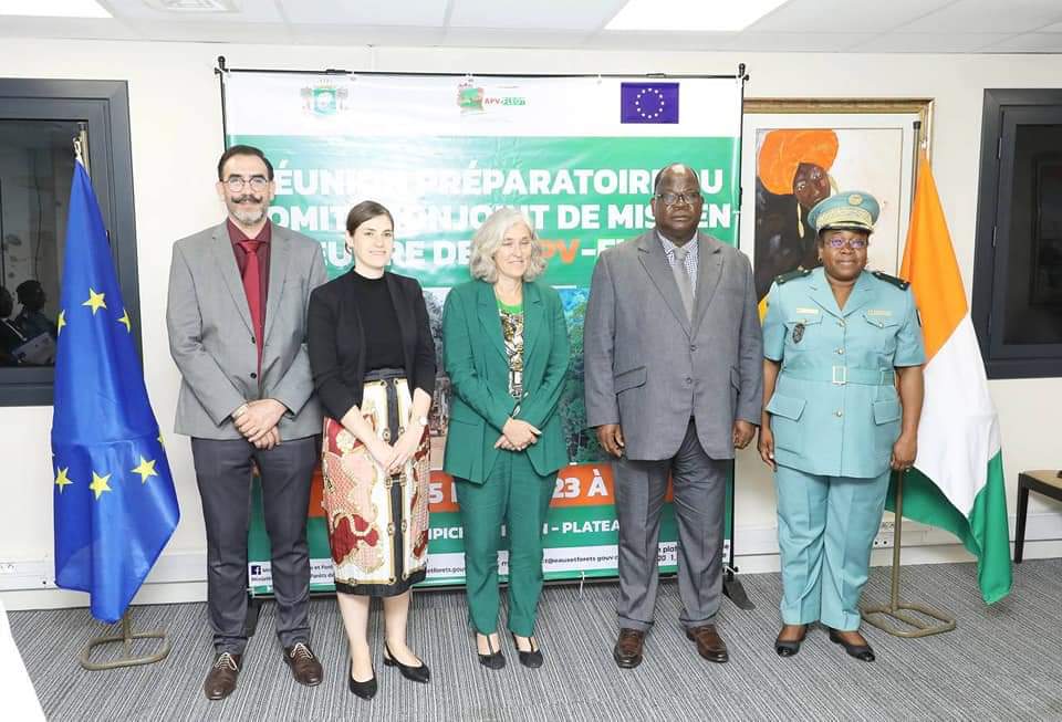 ACCORD DE PARTENARIAT VOLONTAIRE FLEGT (APV FLEGT) Publication de la ...